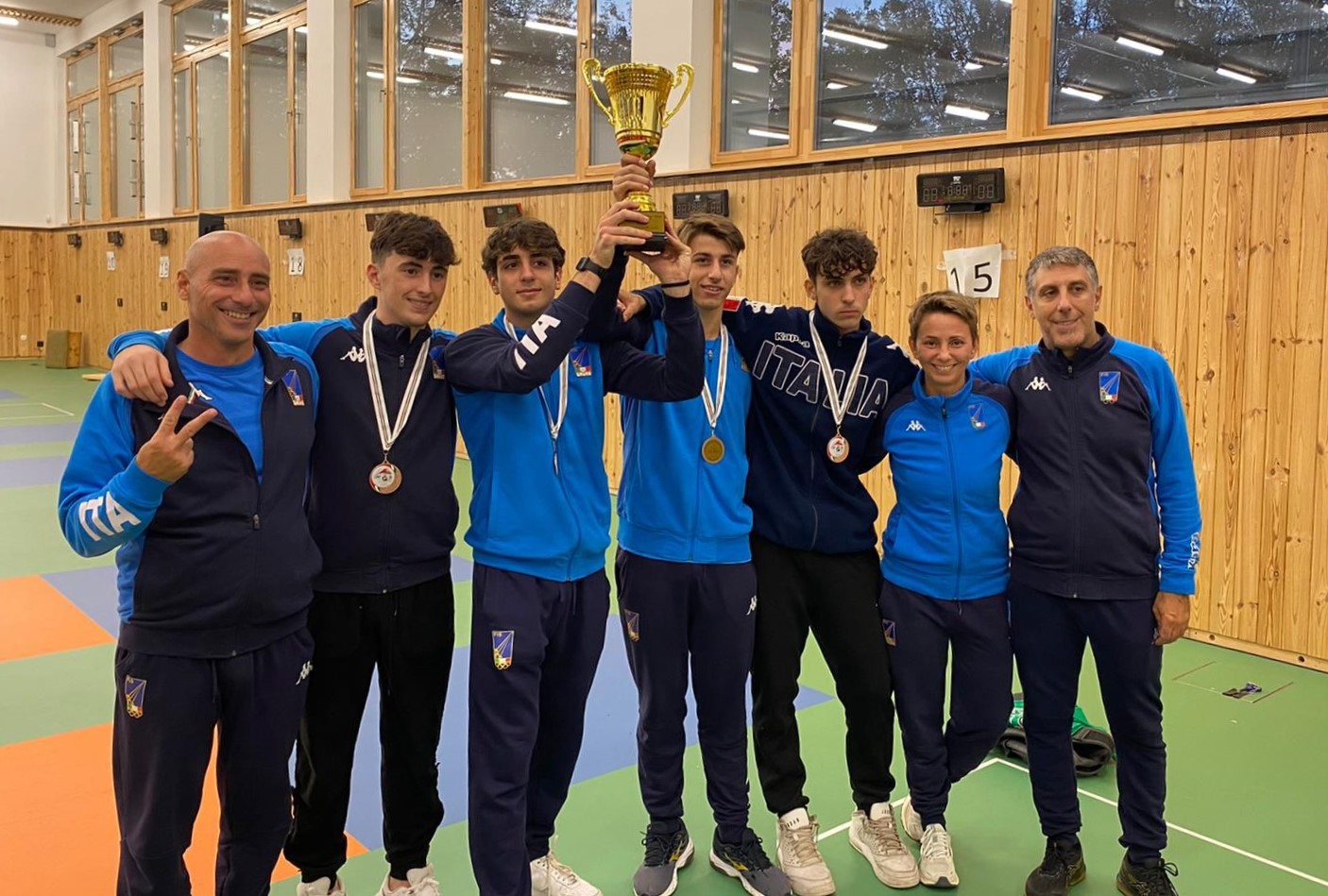 CIRCUITO EUROPEO CADETTI - TERZO POSTO PER LE SQUADRE DI SCIABOLA MASCHILE A GODOLLO E DI SPADA ...