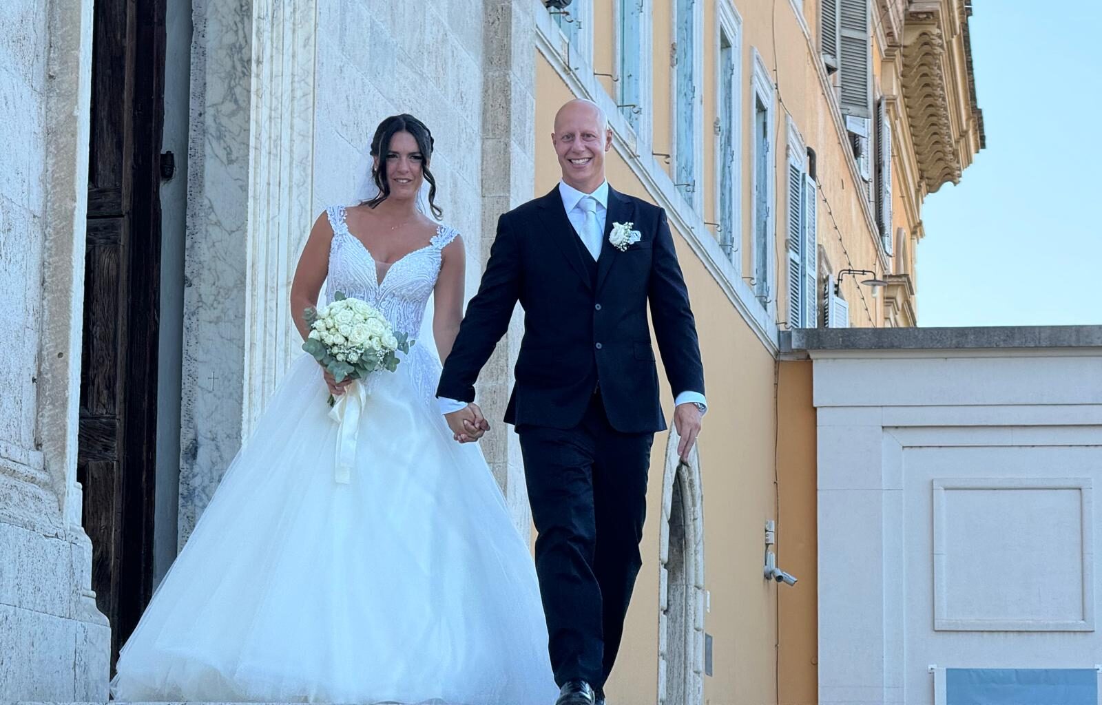 "Il Sì" di Gabriele e Sara: nozze in casa Foschini, auguri alla nuova ...